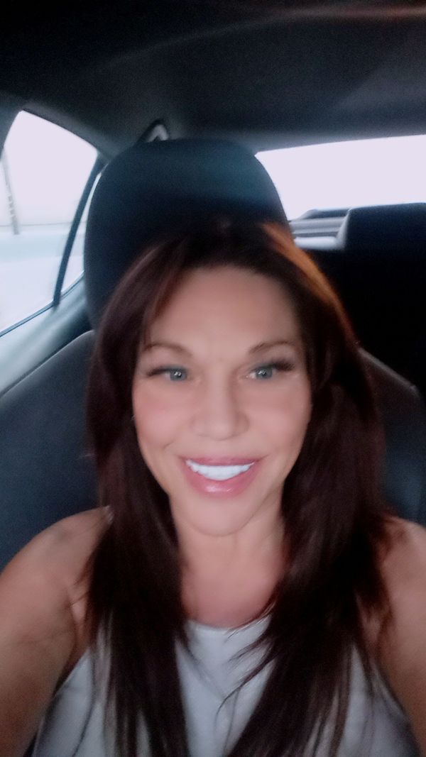 Julie Tawney Needs a Place, $2,500/mo Max on iROOMit