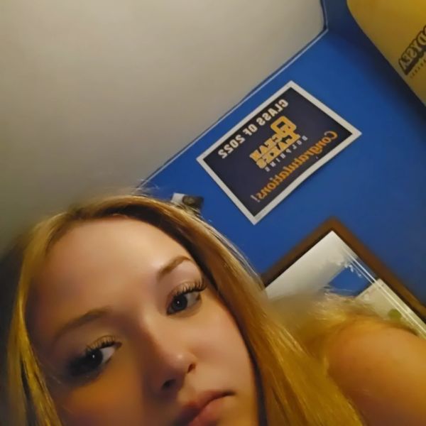 Jenny Needs an Apartment, $600/mo Max on iROOMit