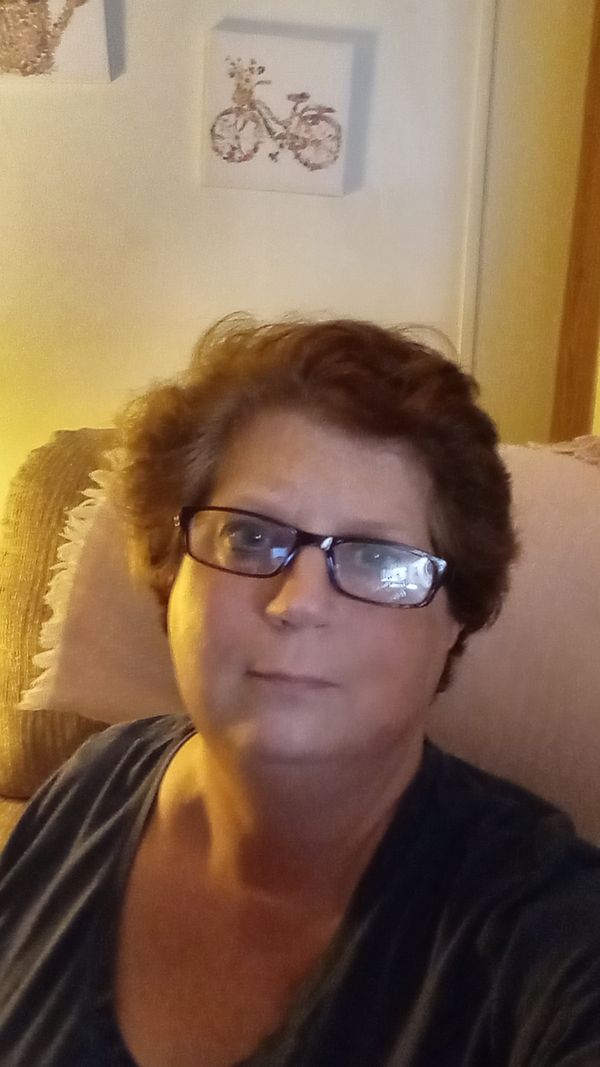 Robin Morrow Anderson Needs a House, $800/mo Max on iROOMit