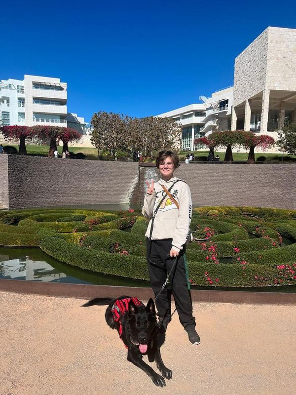 Emlee rowlen Needs an Apartment, $1,100/mo Max on iROOMit