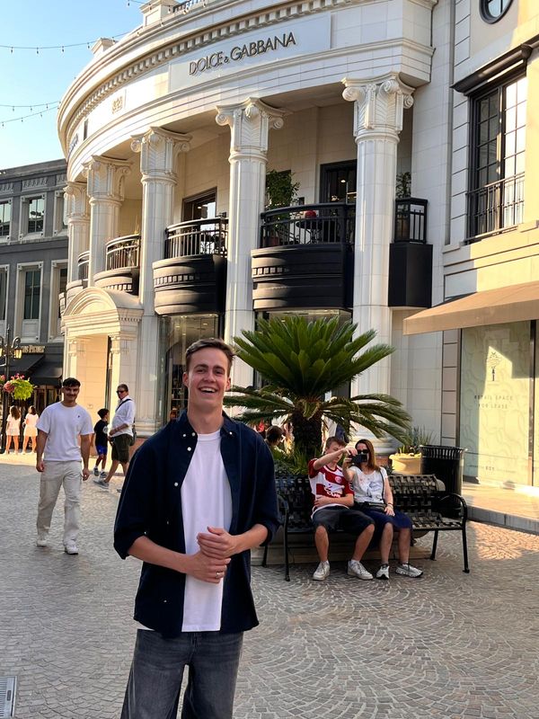 Raphael Needs an Apartment, $1,000/mo Max on iROOMit