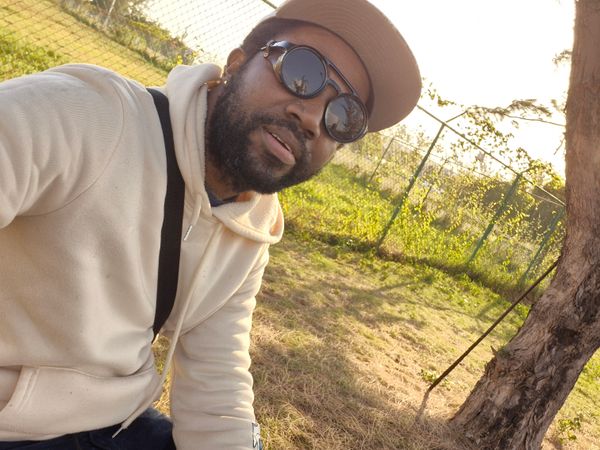 Uche Needs an Apartment, $700/mo Max on iROOMit