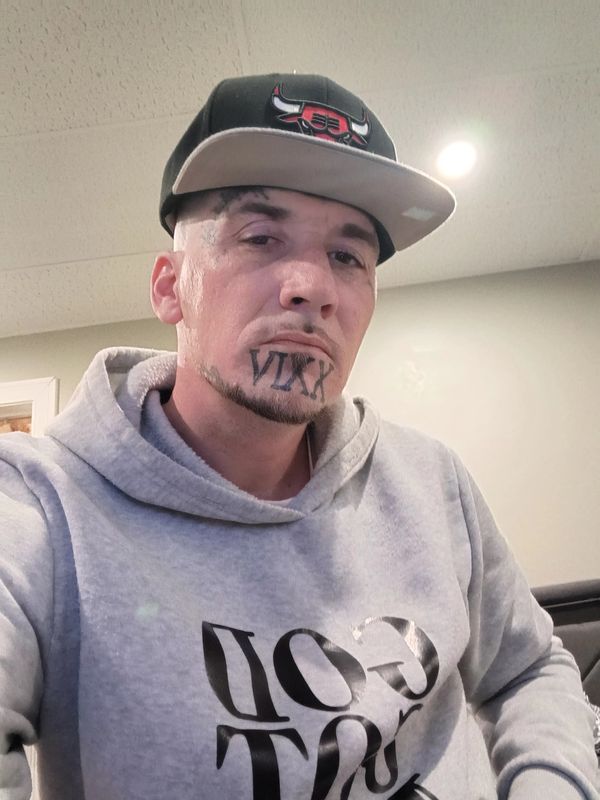 Bryan Needs a Place, $1,000/mo Max on iROOMit