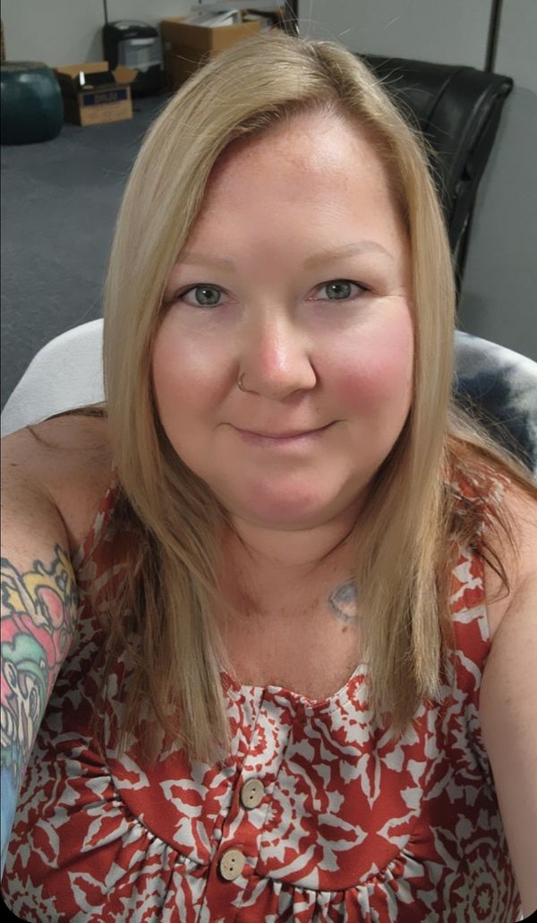 Kristen Toepfer Needs a House, $900/mo Max on iROOMit