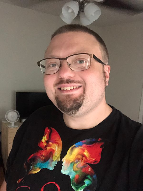 Derek lang Needs a House, $800/mo Max on iROOMit