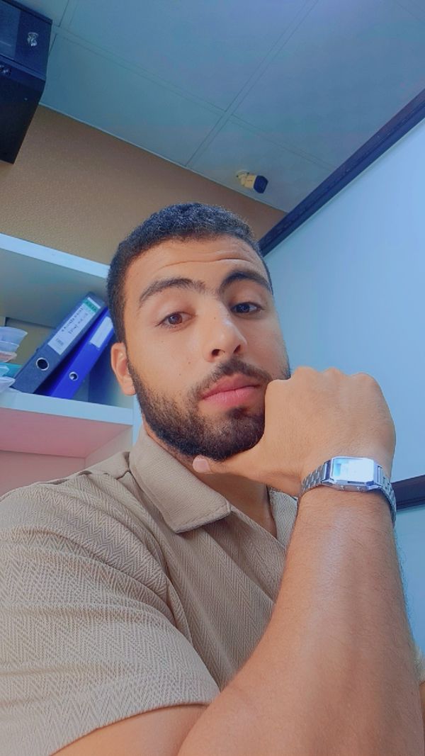 Ahmed Abdelaal Needs an Apartment, $1,000/mo Max on iROOMit