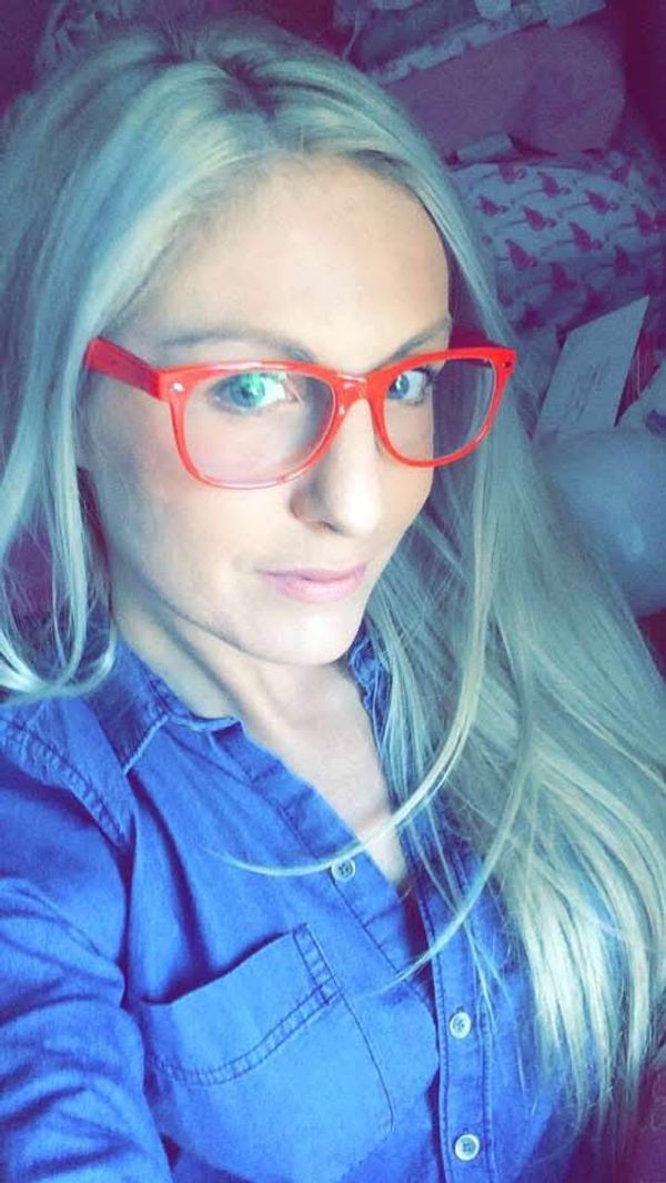 Mary Anne Dominica Needs an Apartment, $800/mo Max on iROOMit