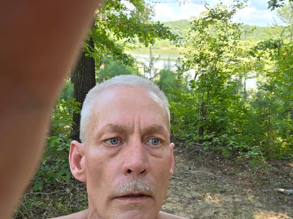 RUSSELL COLE Needs a House, $500/mo Max on iROOMit