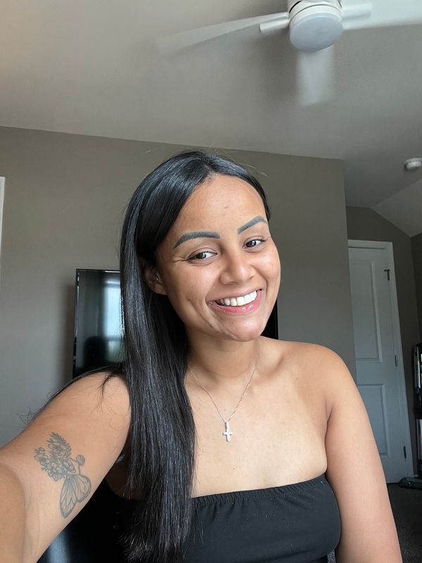 Ana Caroline Needs an Apartment, $800/mo Max on iROOMit