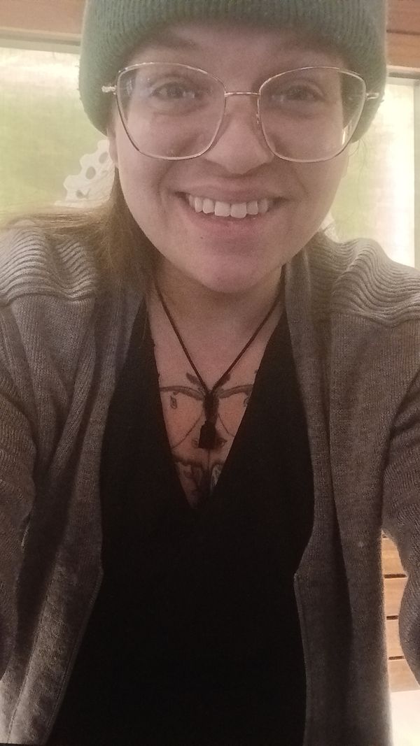 Ashleigh Heath Needs a House, $900/mo Max on iROOMit