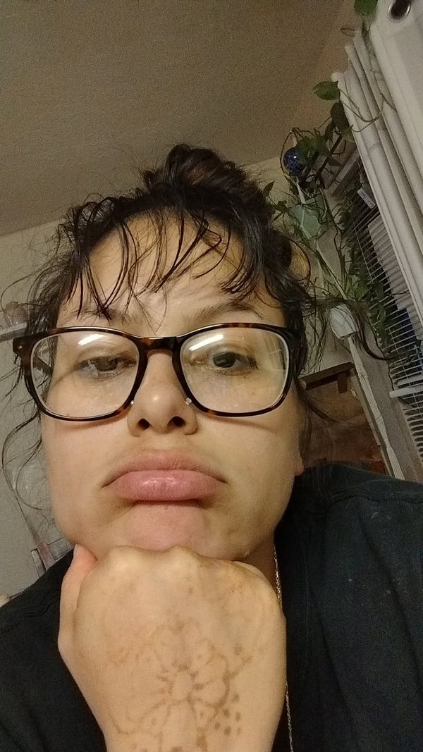 Miranda Robertson Needs a House, $1,000/mo Max on iROOMit