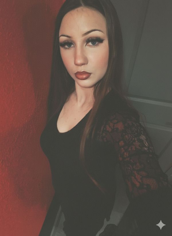 Makayla Smith Needs a Place, $550/mo Max on iROOMit